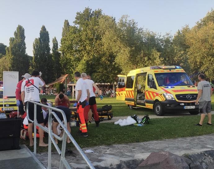 EZ a valami megcsípte a Balatonban a férfit! Élet-halál közé került ...
